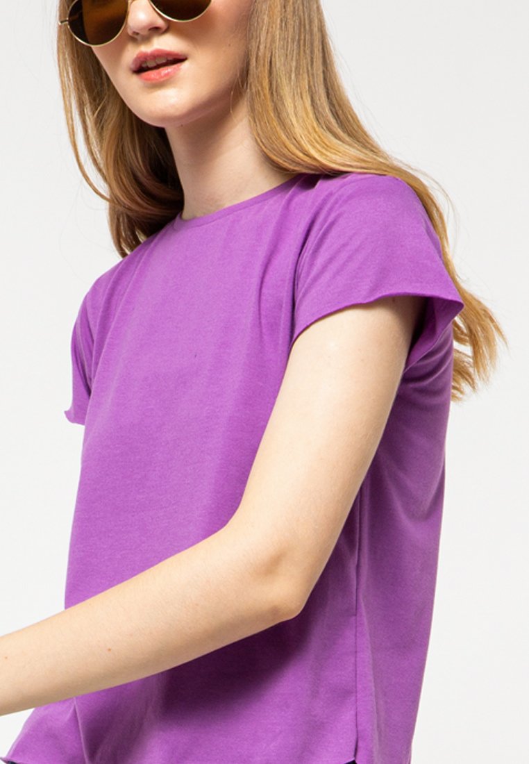 Cotton T-shirt – COLORBOX - Indonesia